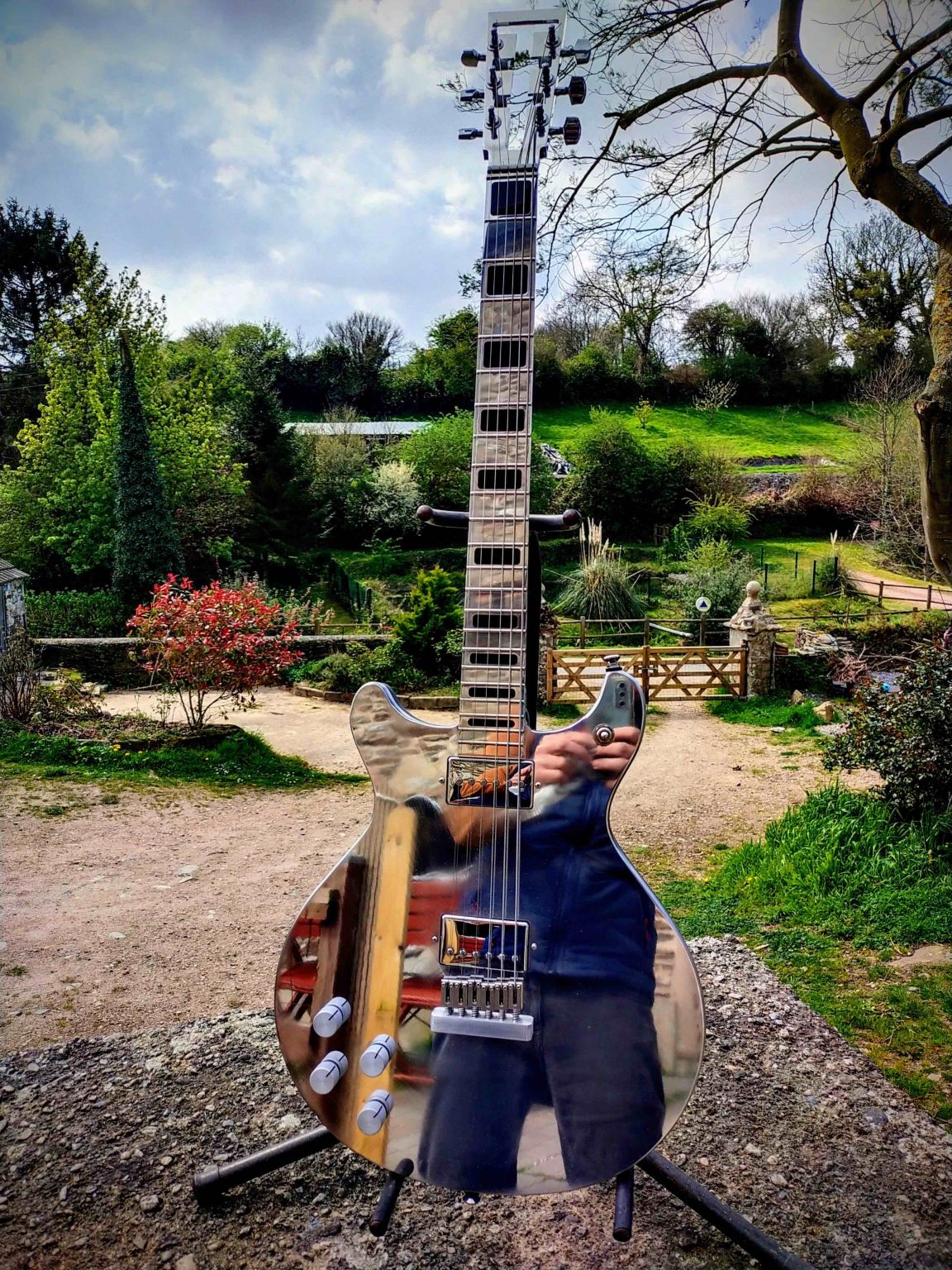 From Noise Rock to Aluminum Guitars: The Journey of Luthier David Giot ...