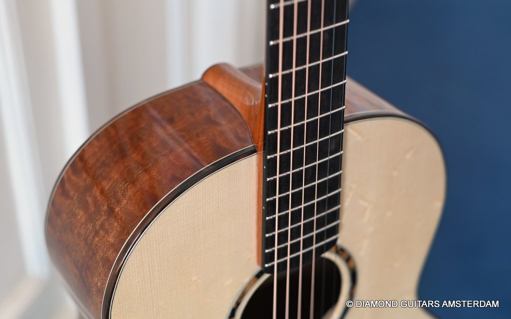 Thomas Guitars SJ50 Quilted Sapeli Moon Spruce 2023 Guitar For Sale ...