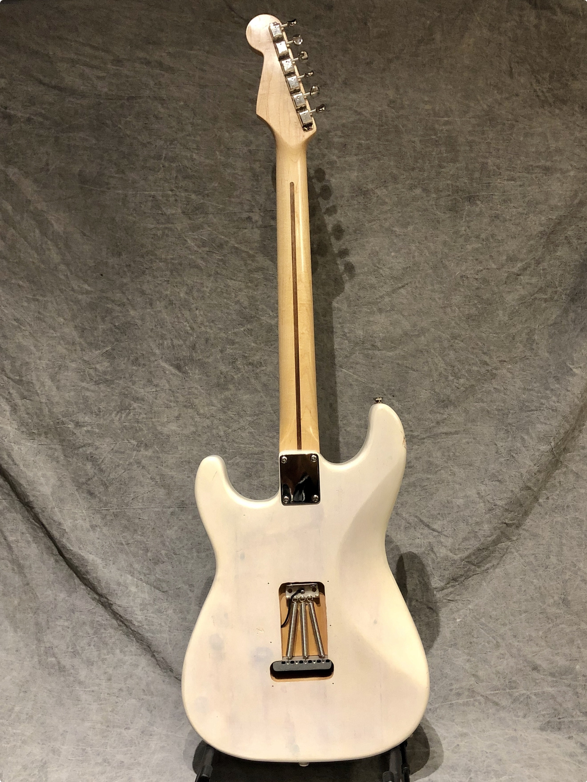 Twang Twang 2010's White Guitar For Sale Twang